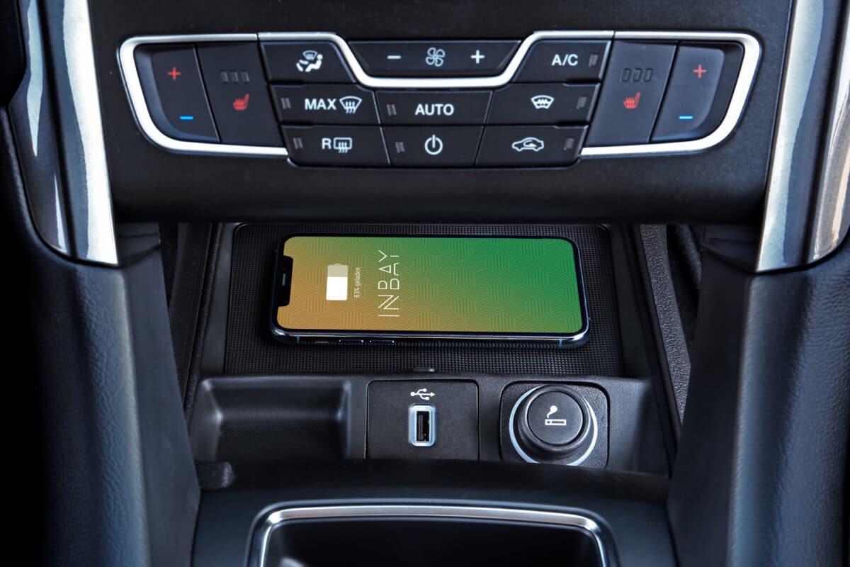Inductive charging in your car thanks to custom solutions | INBAY