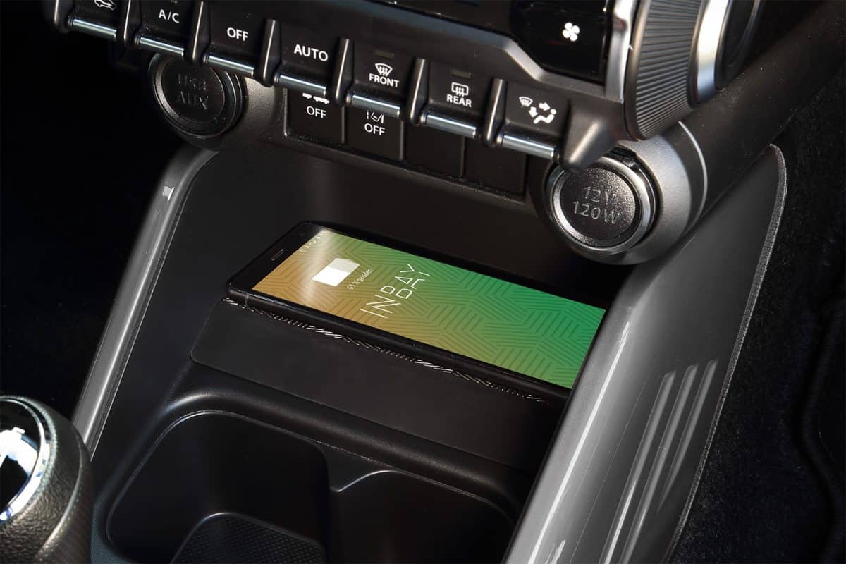 Inductive charging shelf for your Suzuki Swift (2018) | INBAY