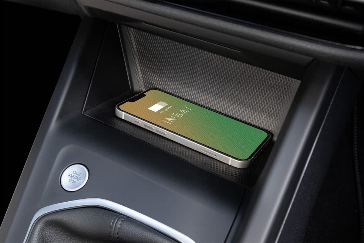 Inductive charging in your car thanks to custom solutions | INBAY